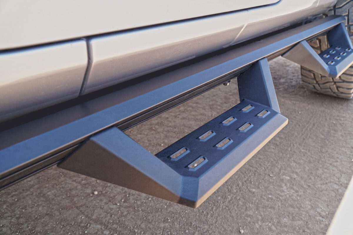 SIDE STEPS - Truck Access Plus